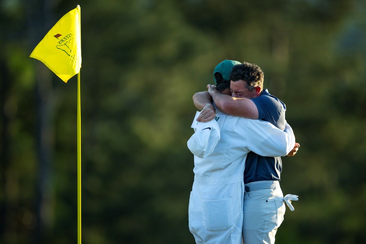 One striking scene you missed from Rory McIlroy’s Masters triumph - Irish Golfer Magazine